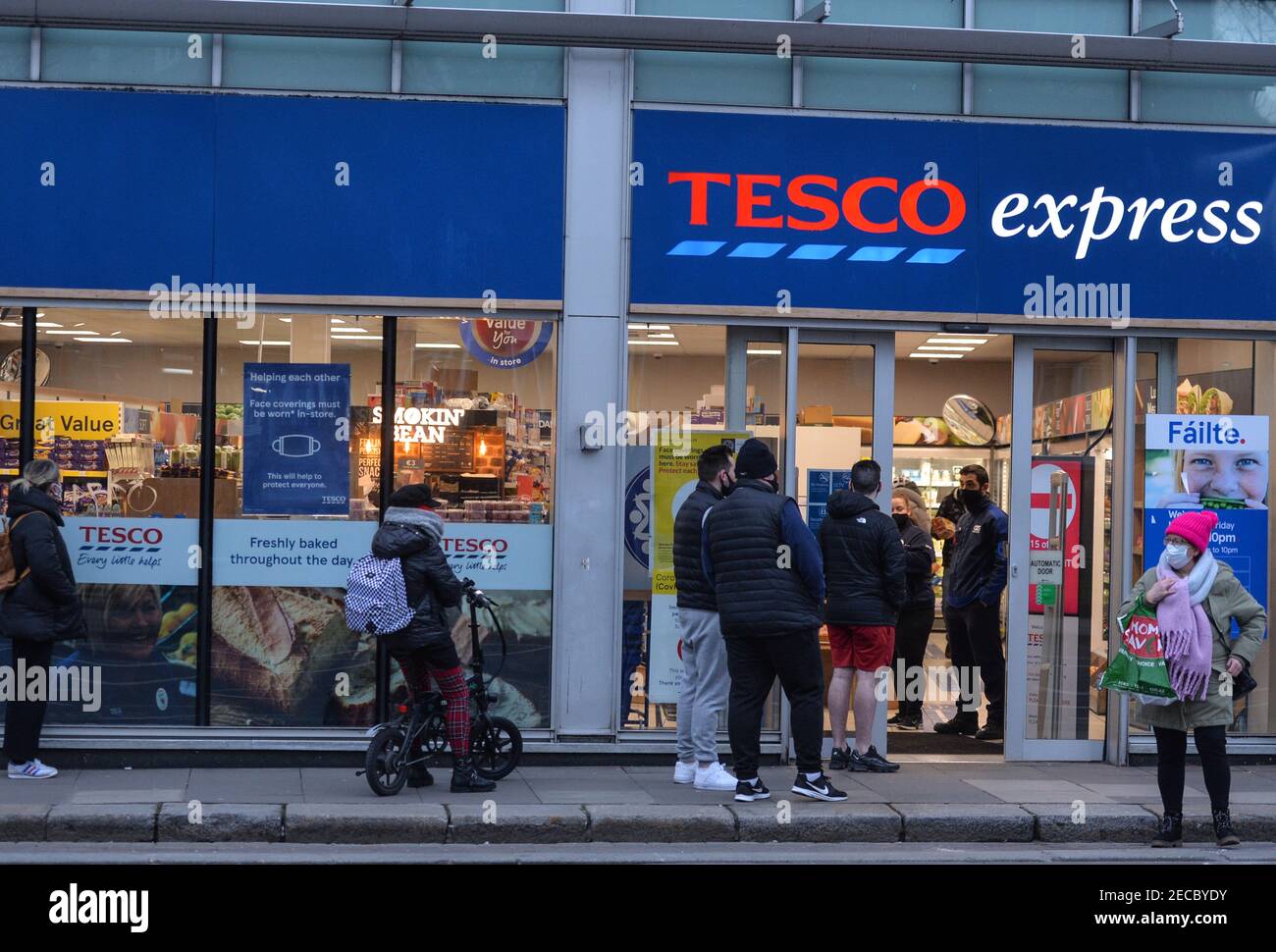 Tesco express ireland hi-res stock photography and images - Alamy