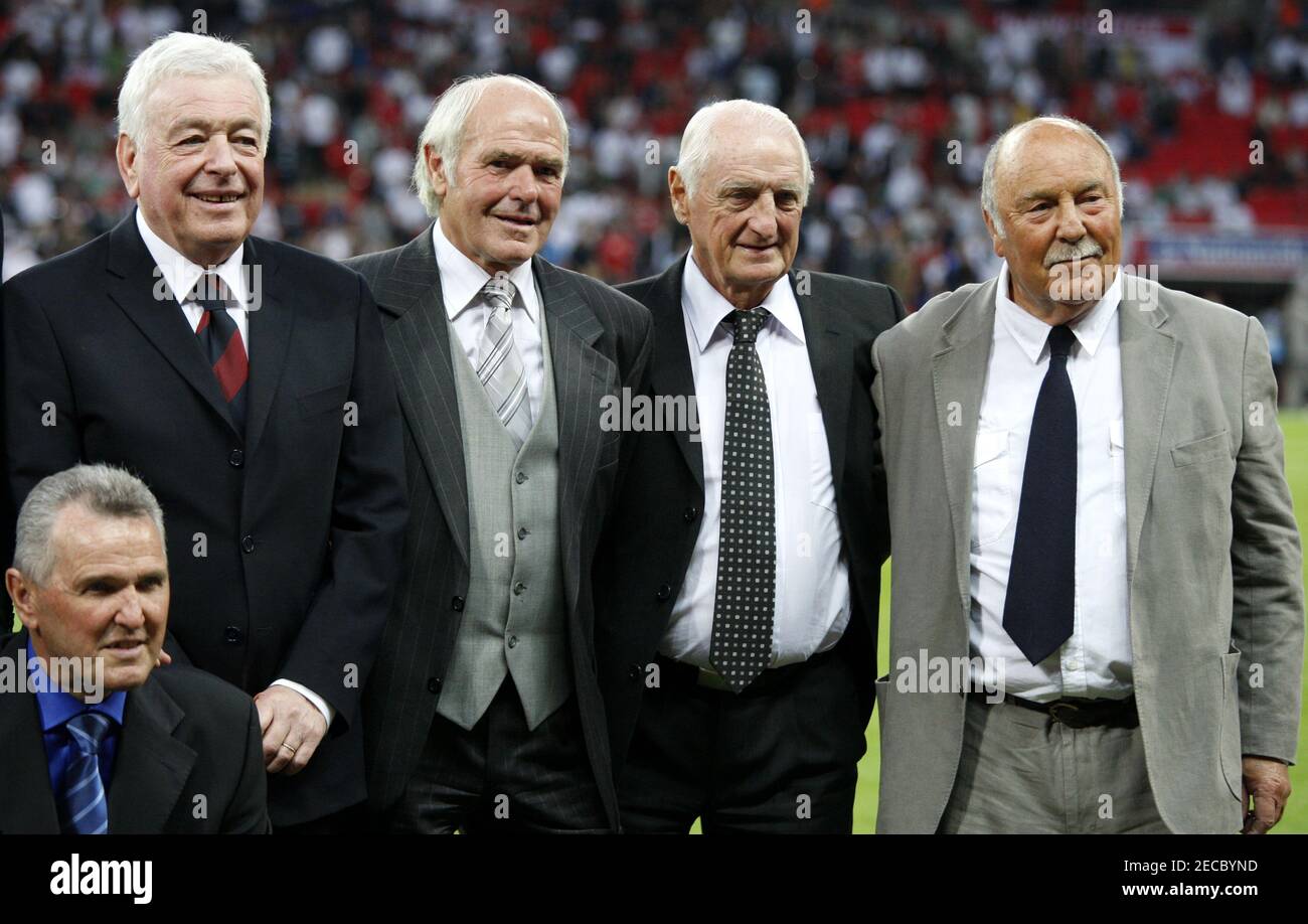L r englands ian callaghan hi-res stock photography and images - Alamy