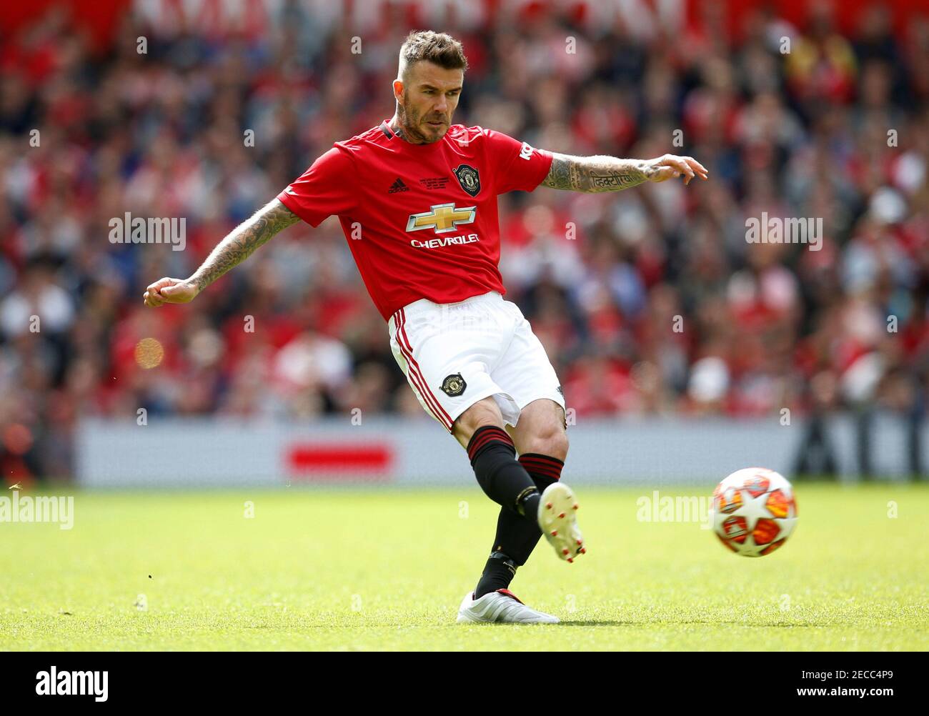 David beckham manchester united 1999 hi-res stock photography and ...