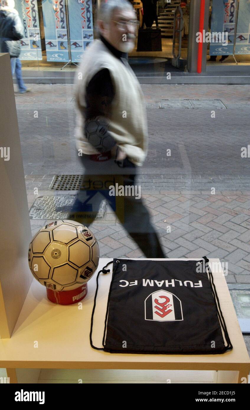 Launch their new kit for season hi-res stock photography and images - Alamy