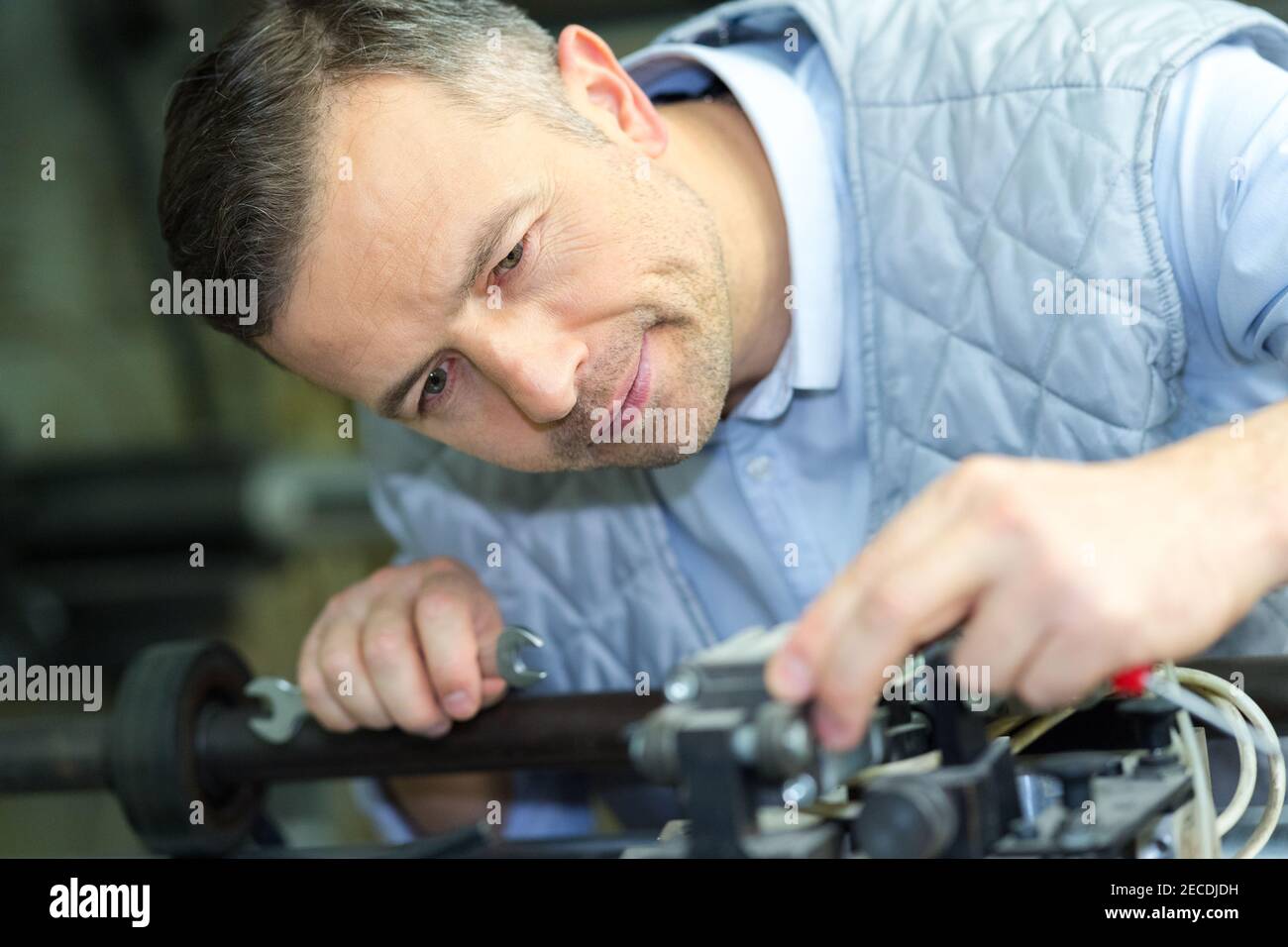 Fixing technique hi-res stock photography and images - Alamy
