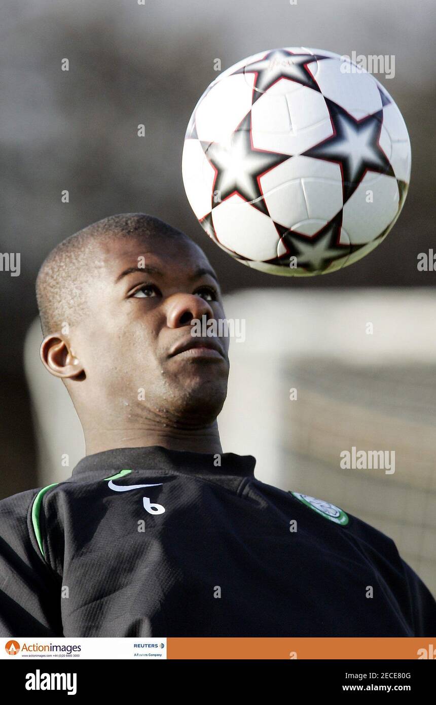 Celtic football training at barrowfield hi-res stock photography and ...