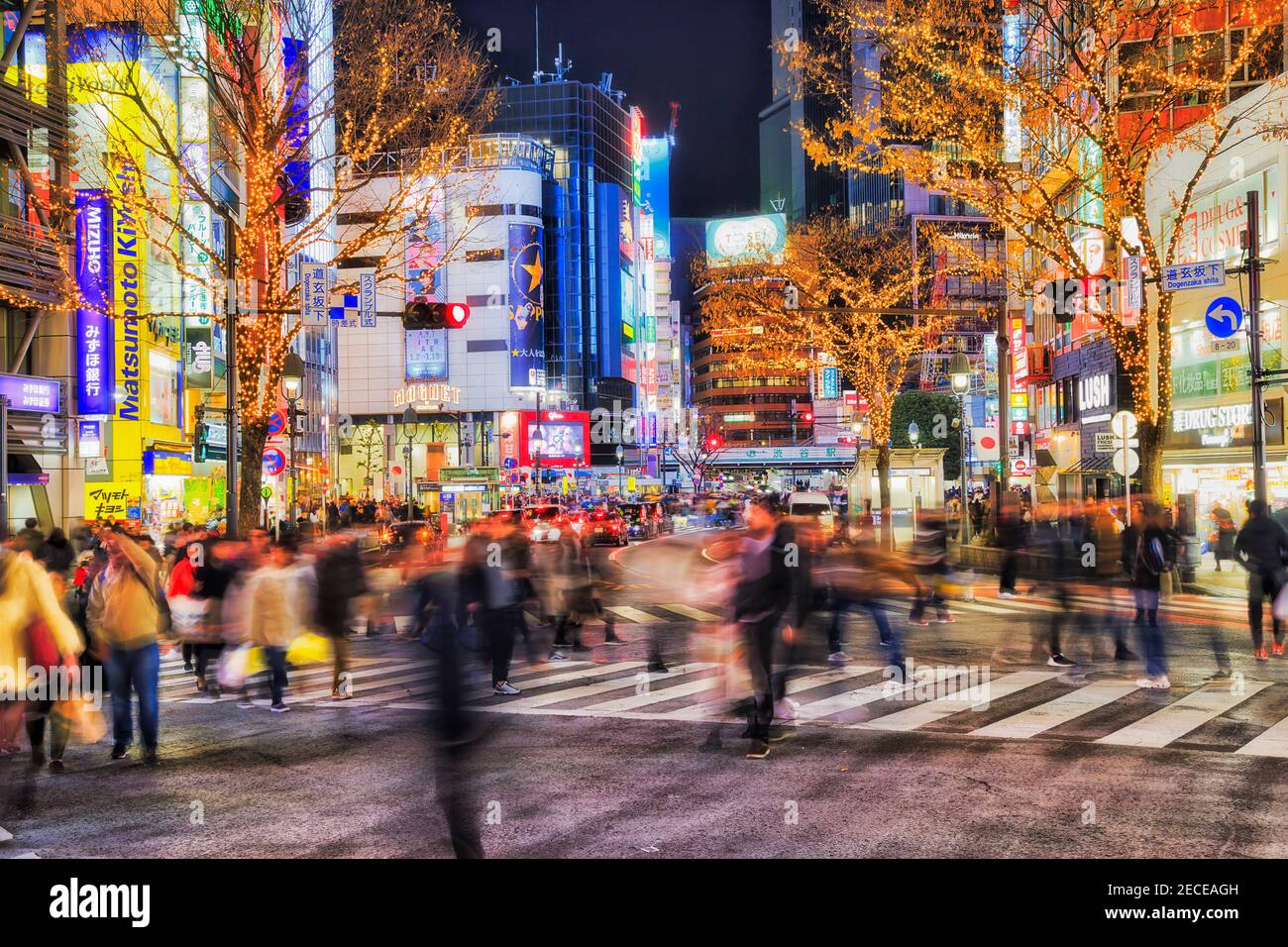 Tokyo, Japan - 31 Dec 2019: Busy Shibyua crossing in Japan capital city ...
