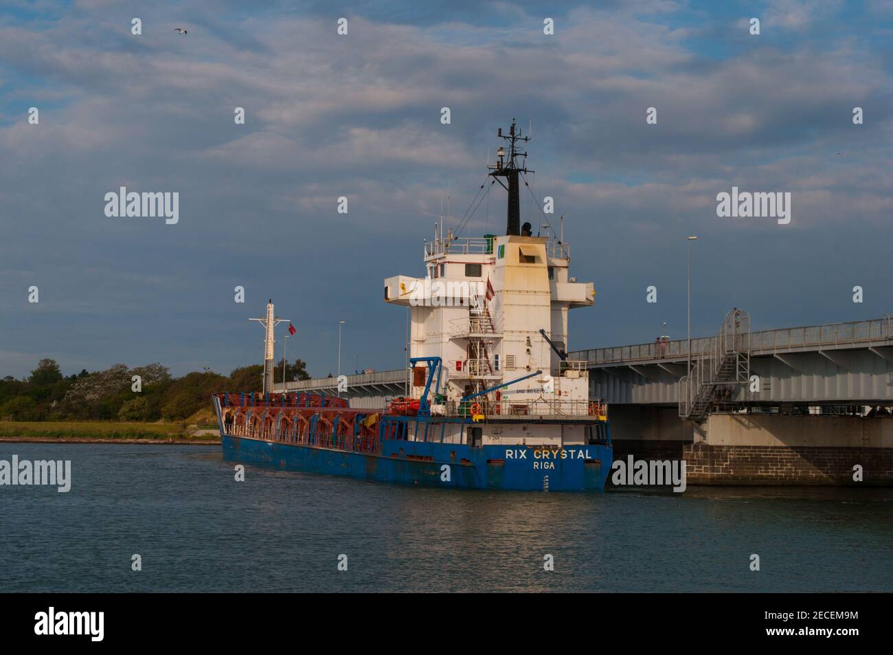 Control bridge cargo ship hi-res stock photography and images - Alamy