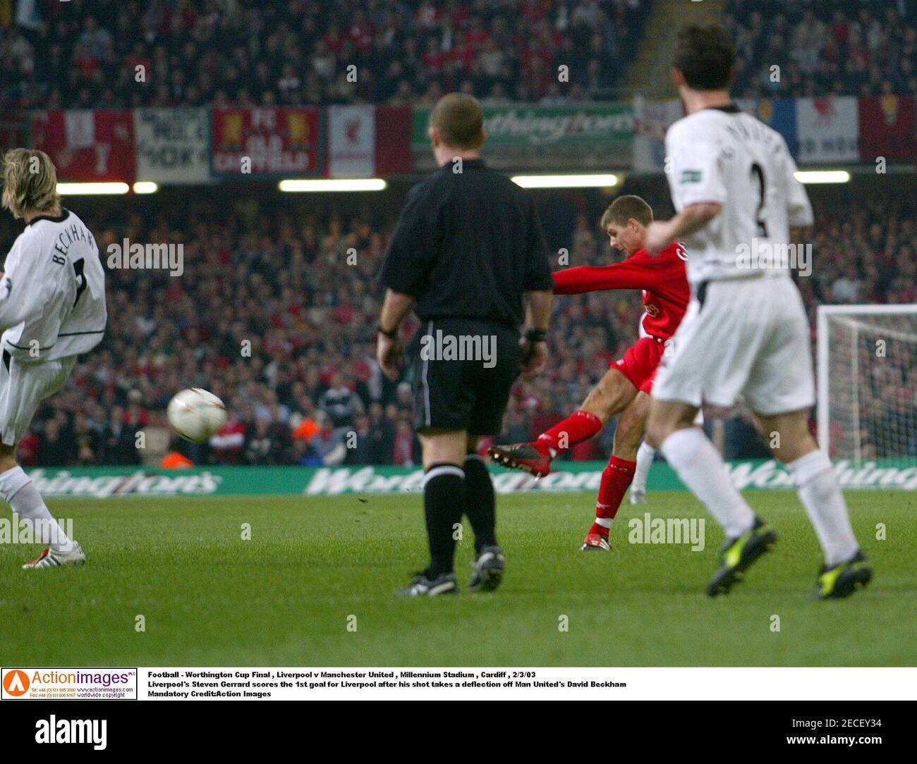 Football action steven gerrard hi-res stock photography and images - Alamy