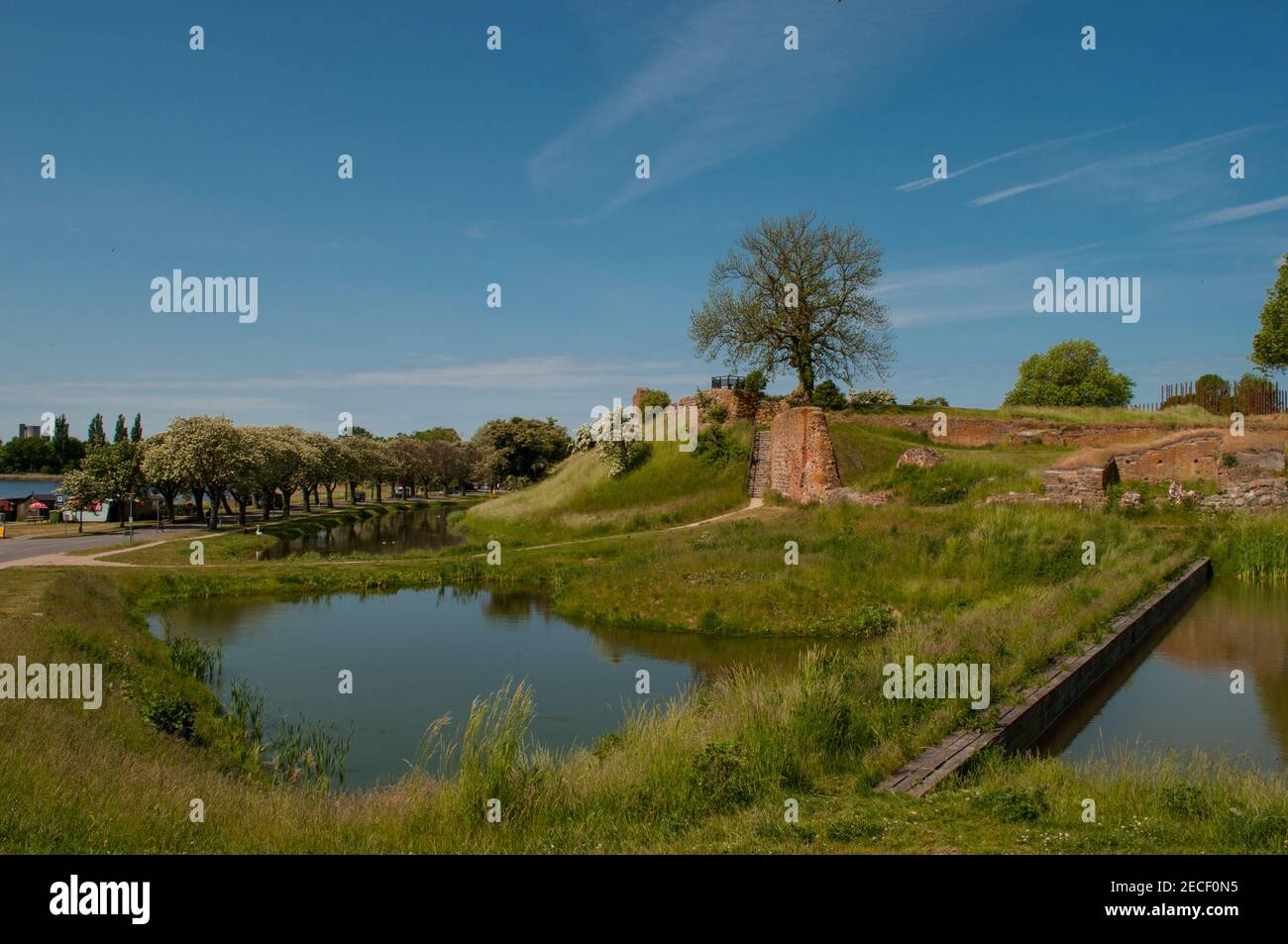 Moat water ditch castle wall hi-res stock photography and images - Alamy