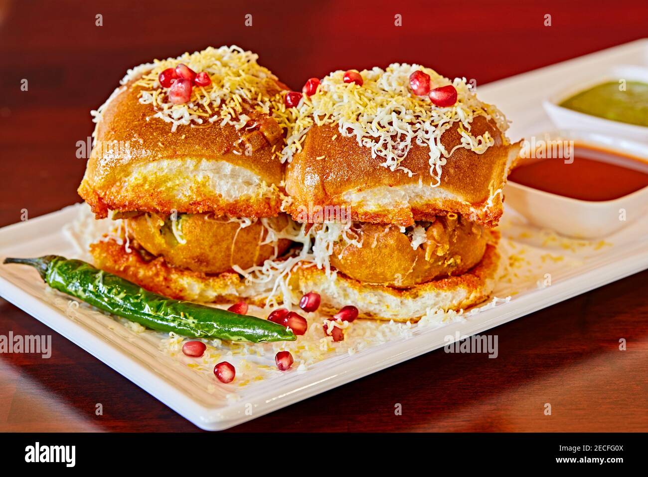 Vada pav hi-res stock photography and images - Alamy