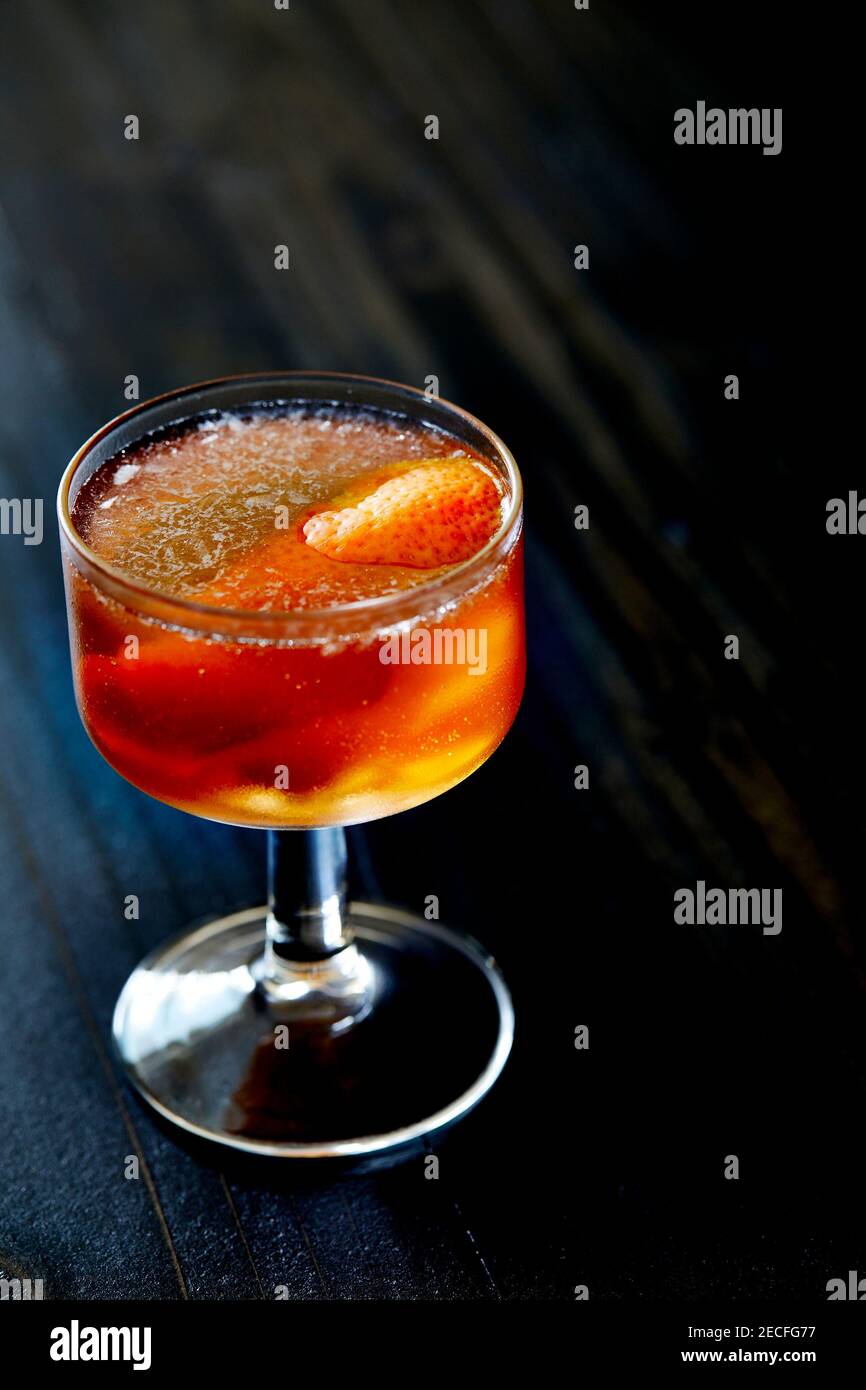 Round ice cube hi-res stock photography and images - Alamy