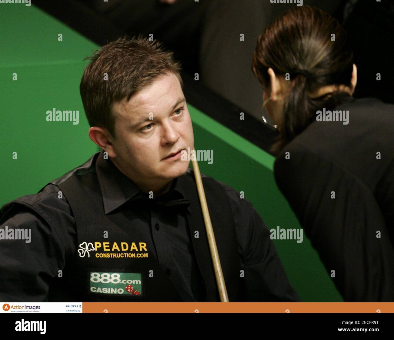 Michaela tabb snooker referee crucible hi-res stock photography and ...