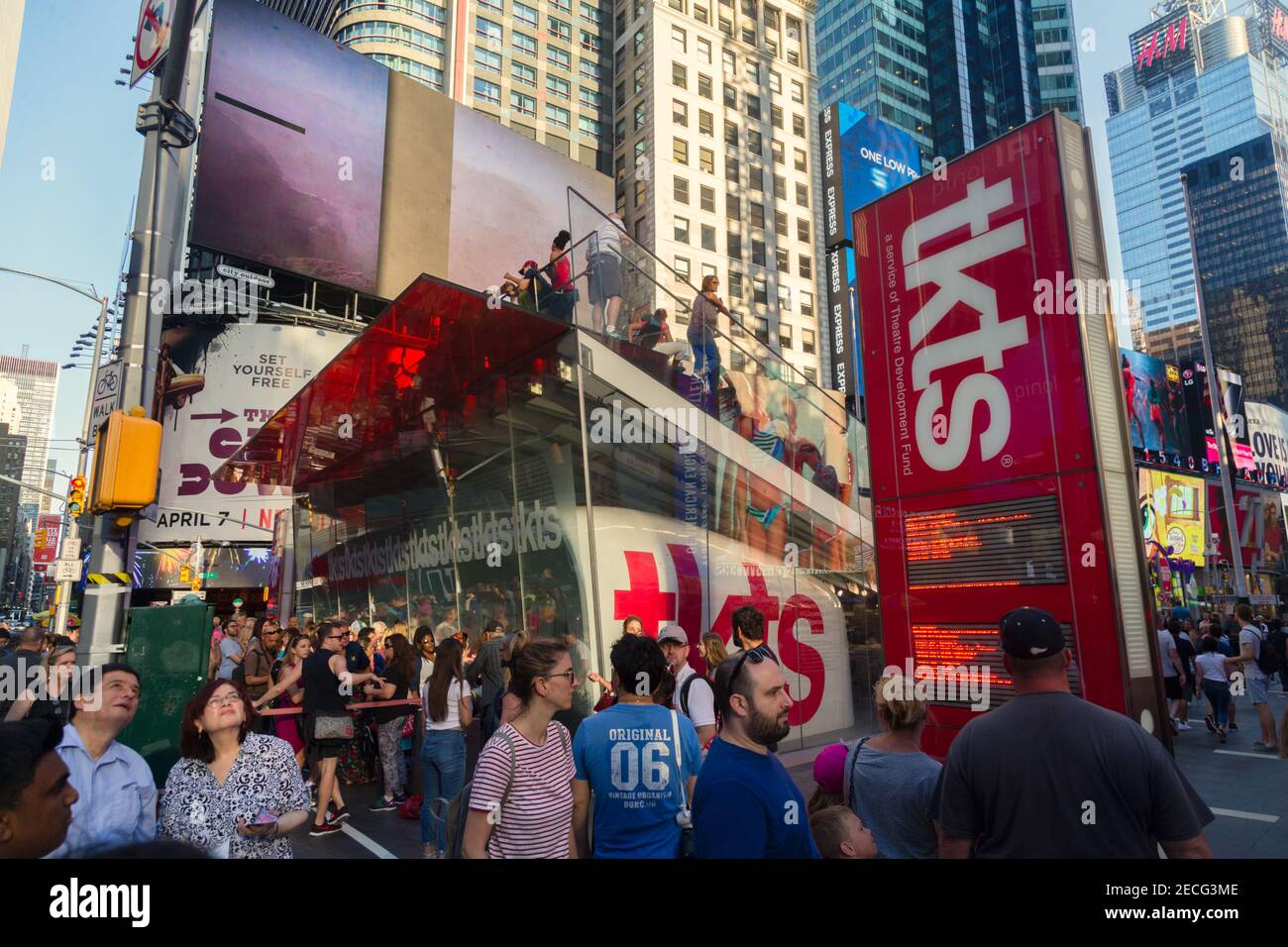 tkts discount ticket Booth in Times Square Stock Photo - Alamy