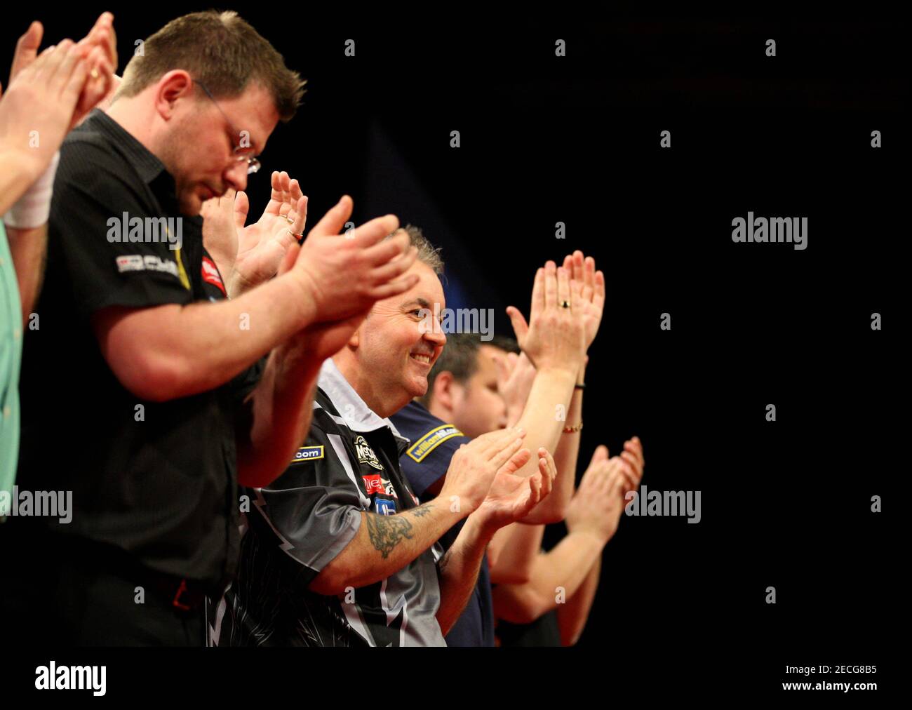 Former darts player hi-res stock photography and images - Alamy