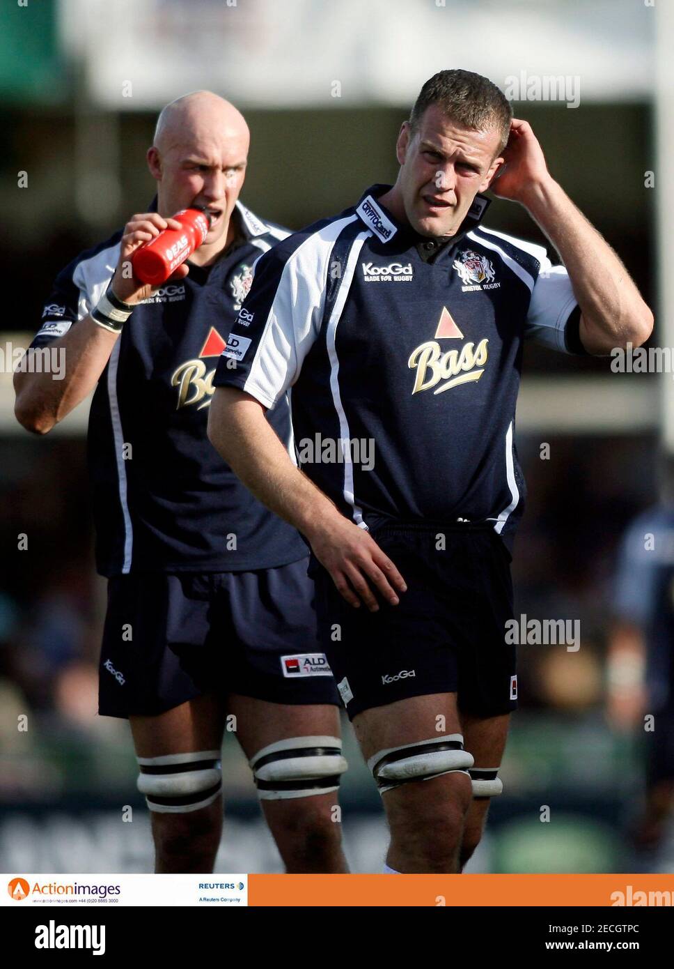 Sport rugby union action gareth llewellyn hi-res stock photography and ...