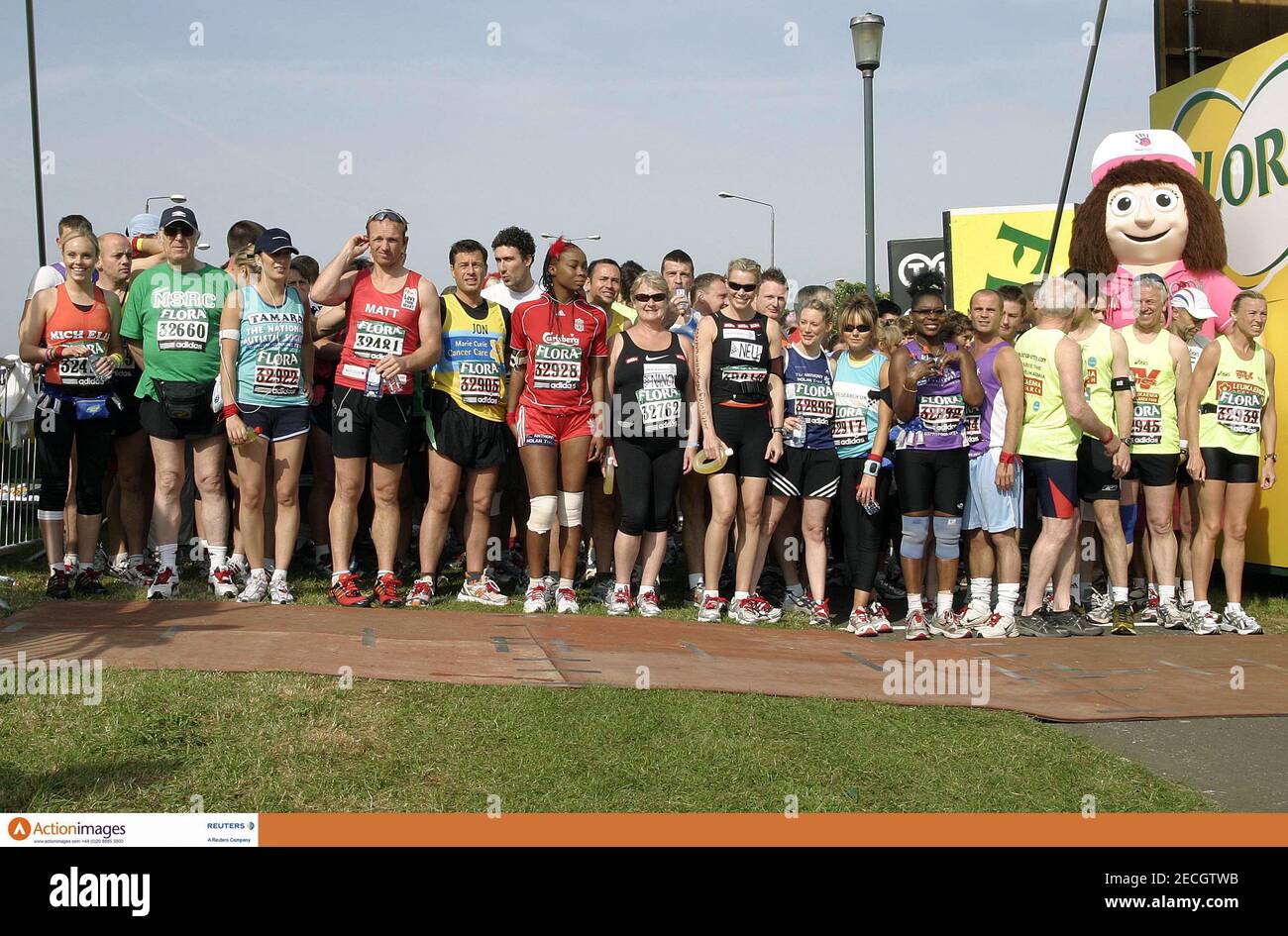 London marathon start line hi-res stock photography and images - Alamy