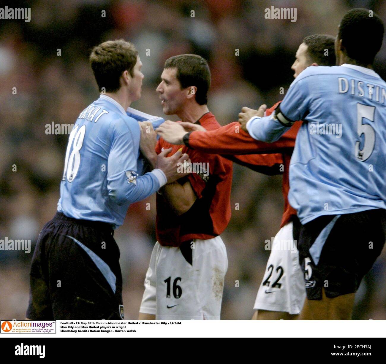 Roy keane manchester united argue hi-res stock photography and images ...