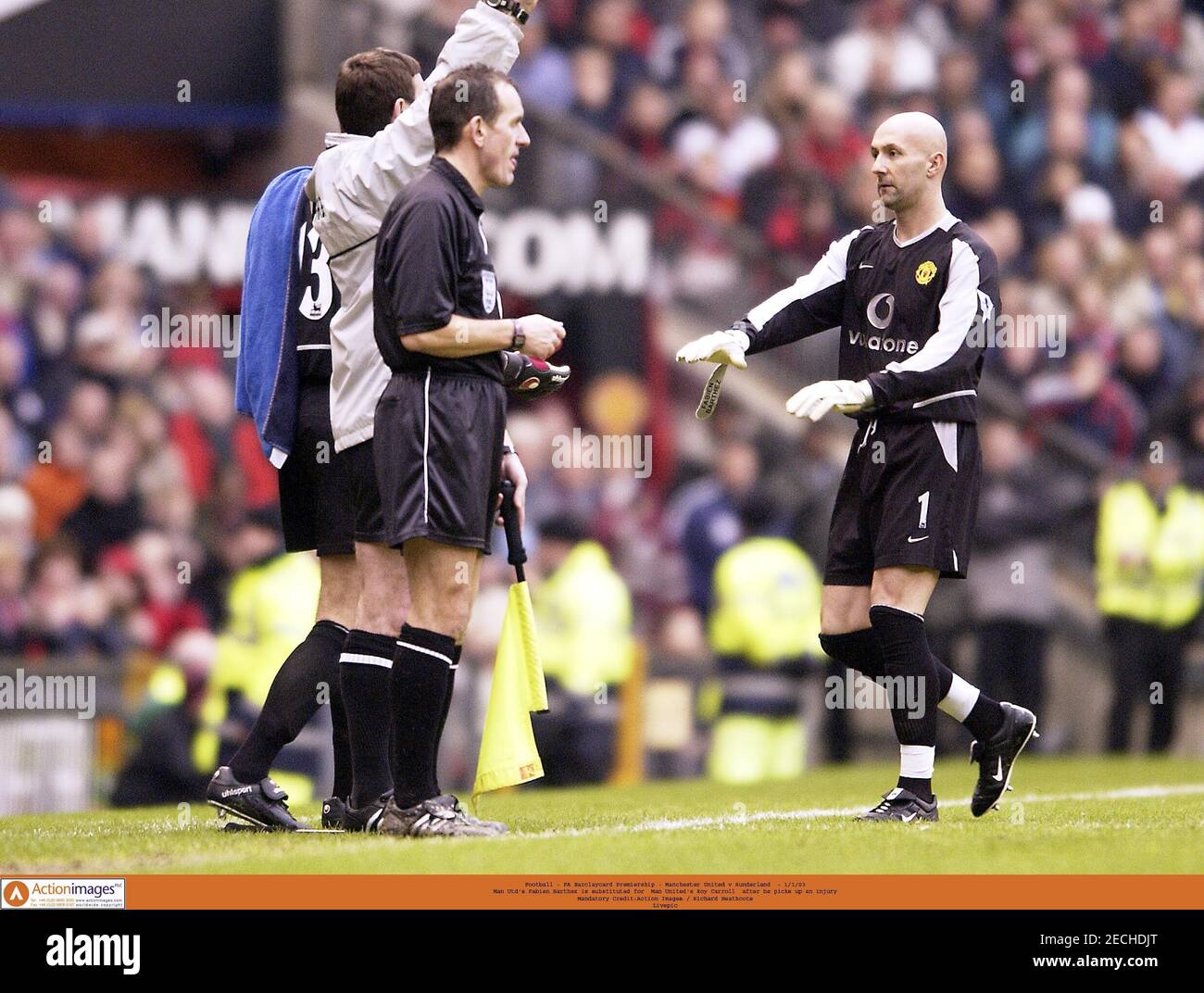 Football action roy carroll hi-res stock photography and images - Alamy