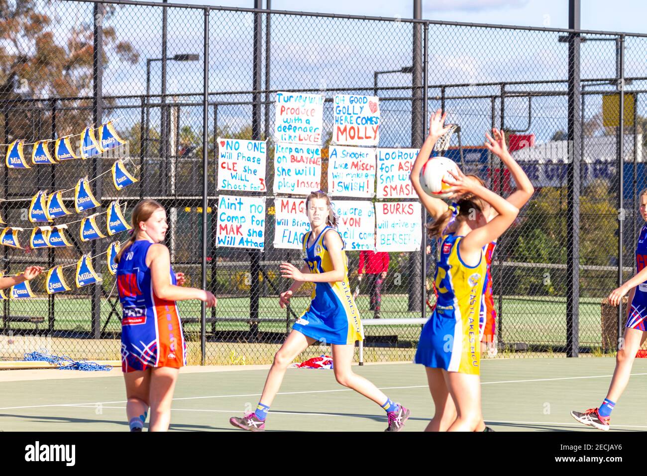 Girls Playing Netball High Resolution Stock Photography and Images - Alamy