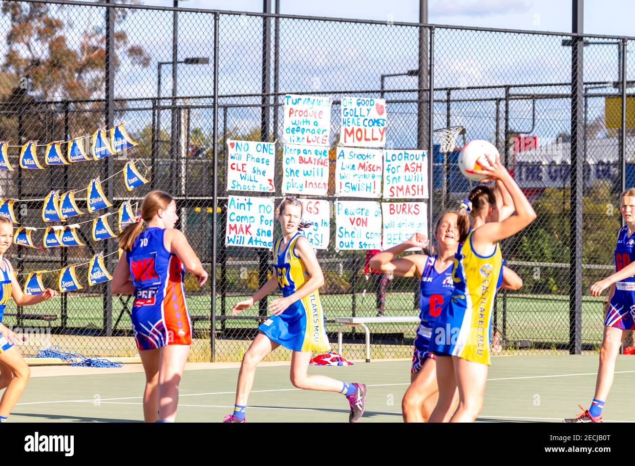 Netball team hi-res stock photography and images - Alamy