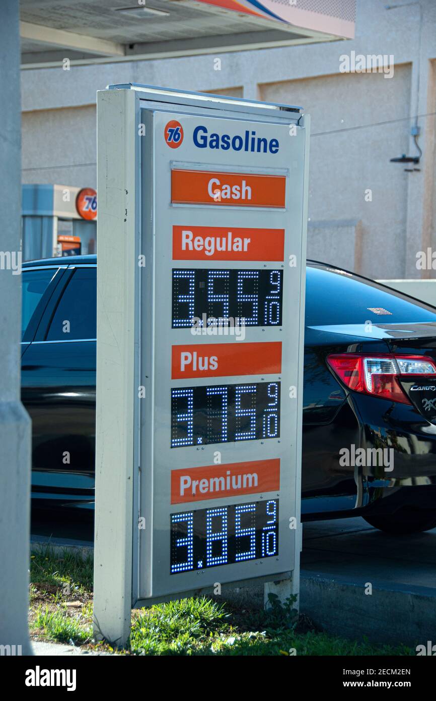 76 gas station hi-res stock photography and images - Alamy
