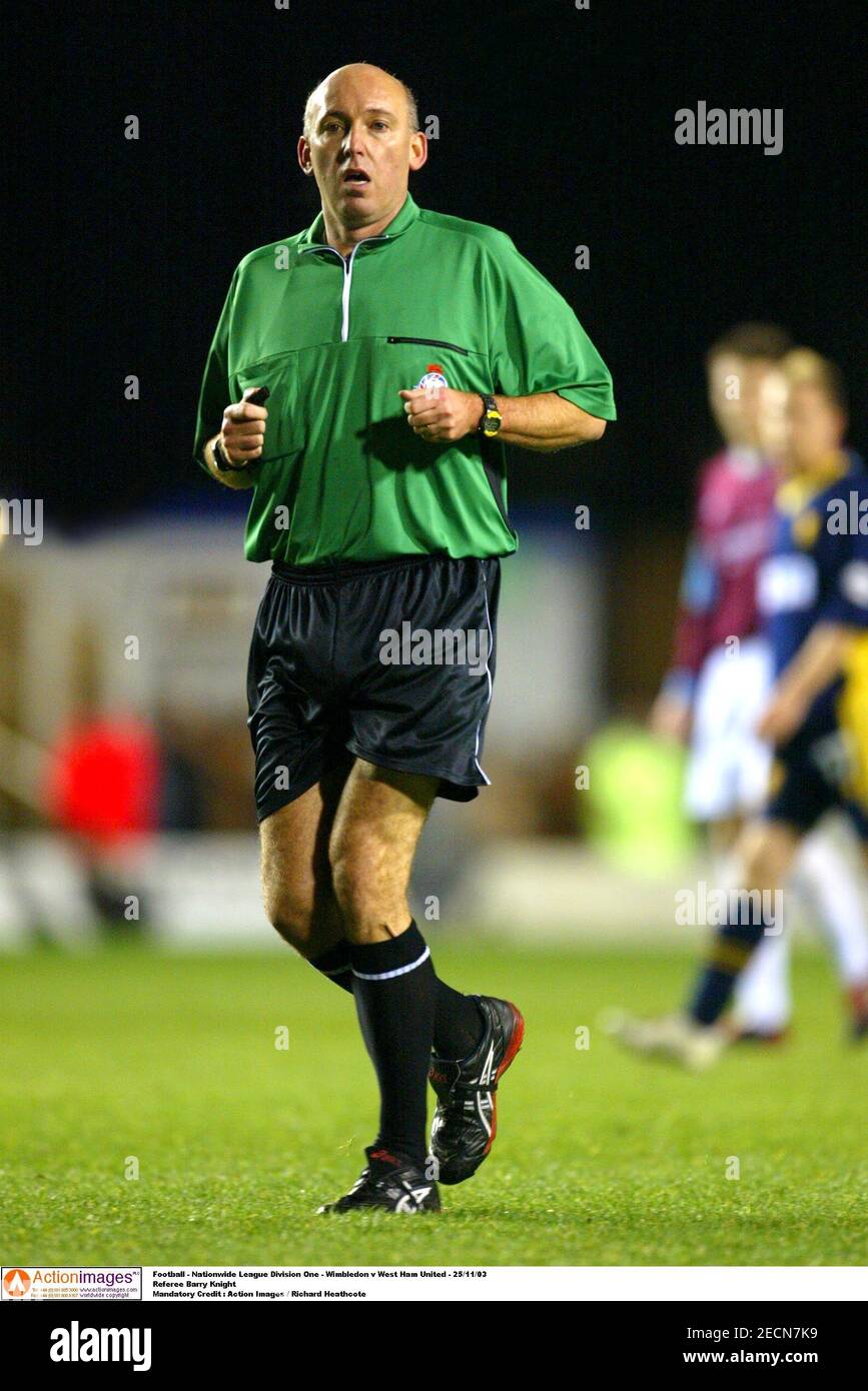 Referee Barry Knight High Resolution Stock Photography and Images - Alamy