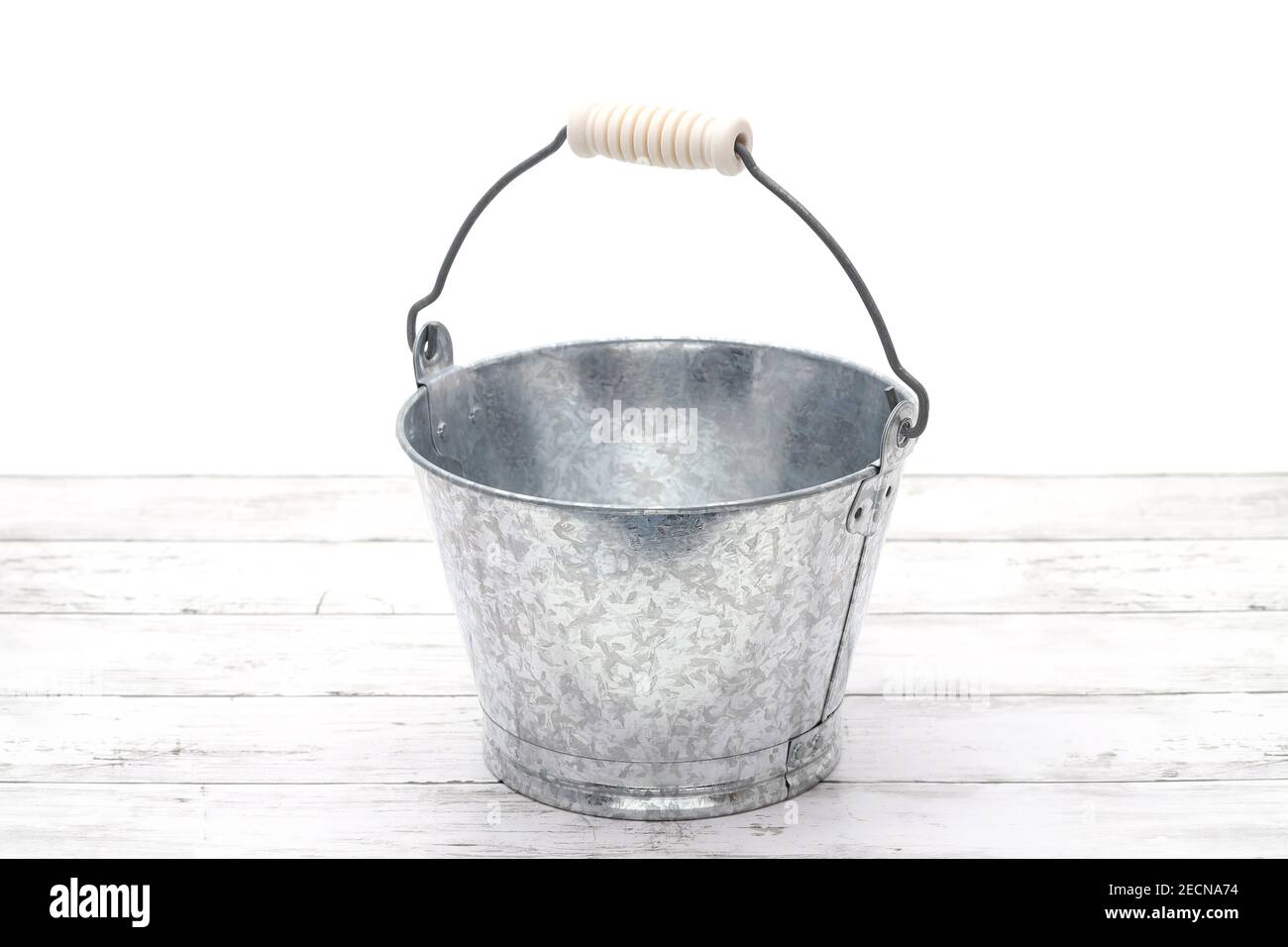 Bucket carry hi-res stock photography and images - Alamy