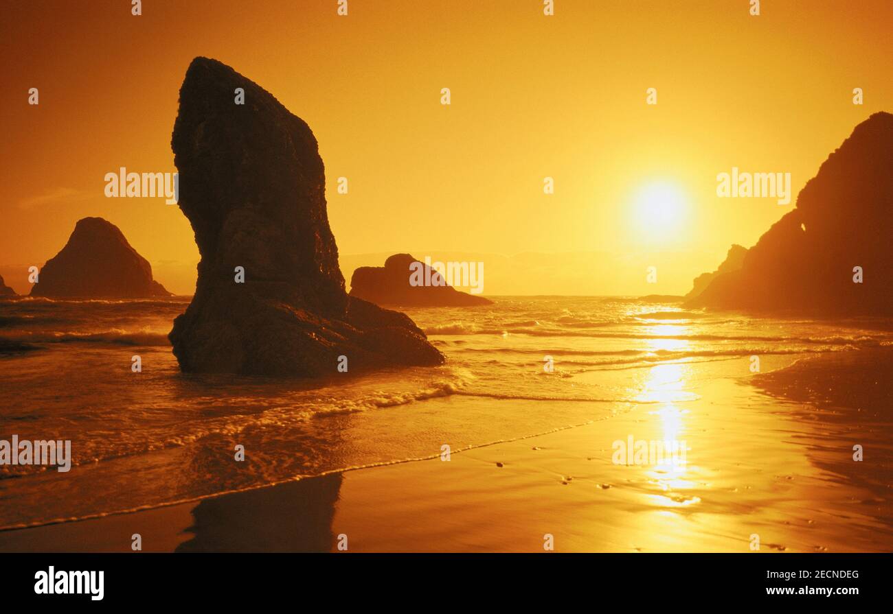 State parks ocean sea stacks hi-res stock photography and images - Alamy