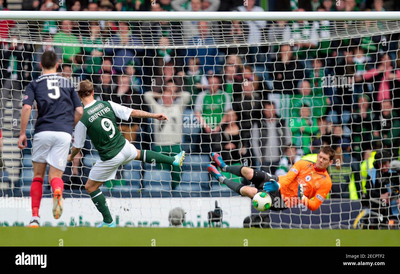 Michael mcgovern falkirk hi-res stock photography and images - Alamy