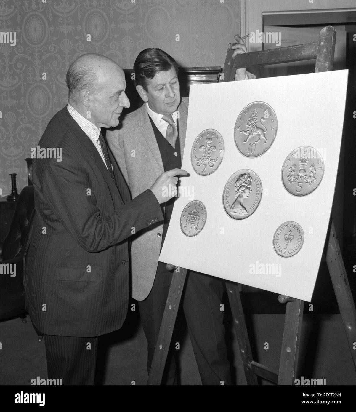 Decimal coinage 1971 Black and White Stock Photos & Images - Alamy