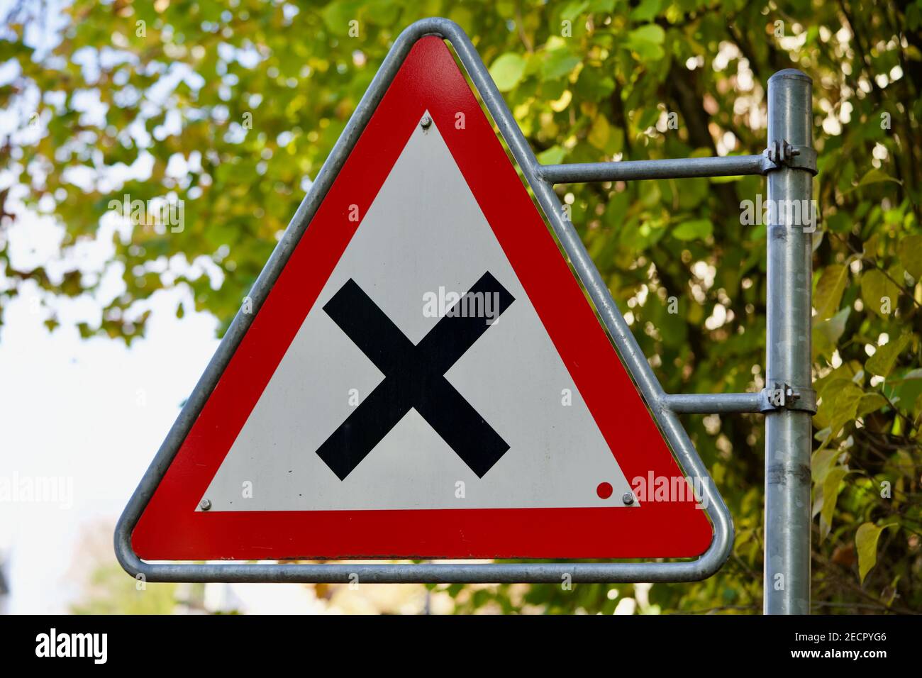 Crossroad intersection triangle traffic sign hi-res stock photography ...