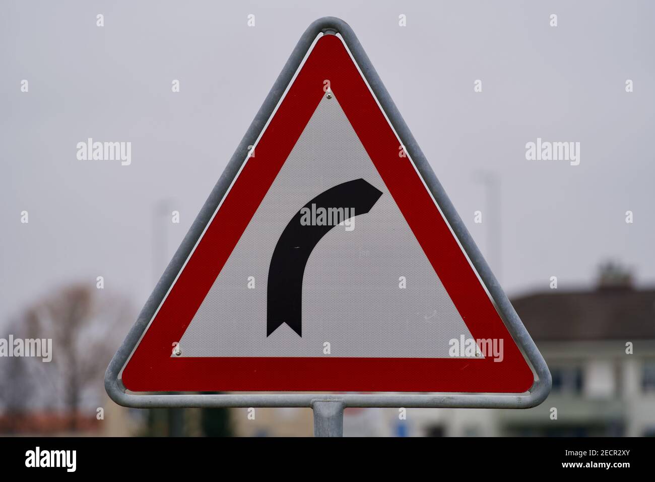 Right hand bend hi-res stock photography and images - Alamy