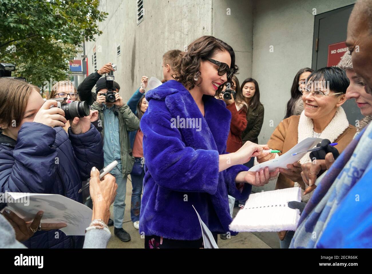 KATHERINE HEIGL in FIREFLY LANE (2021), directed by VANESSA PARISE ...