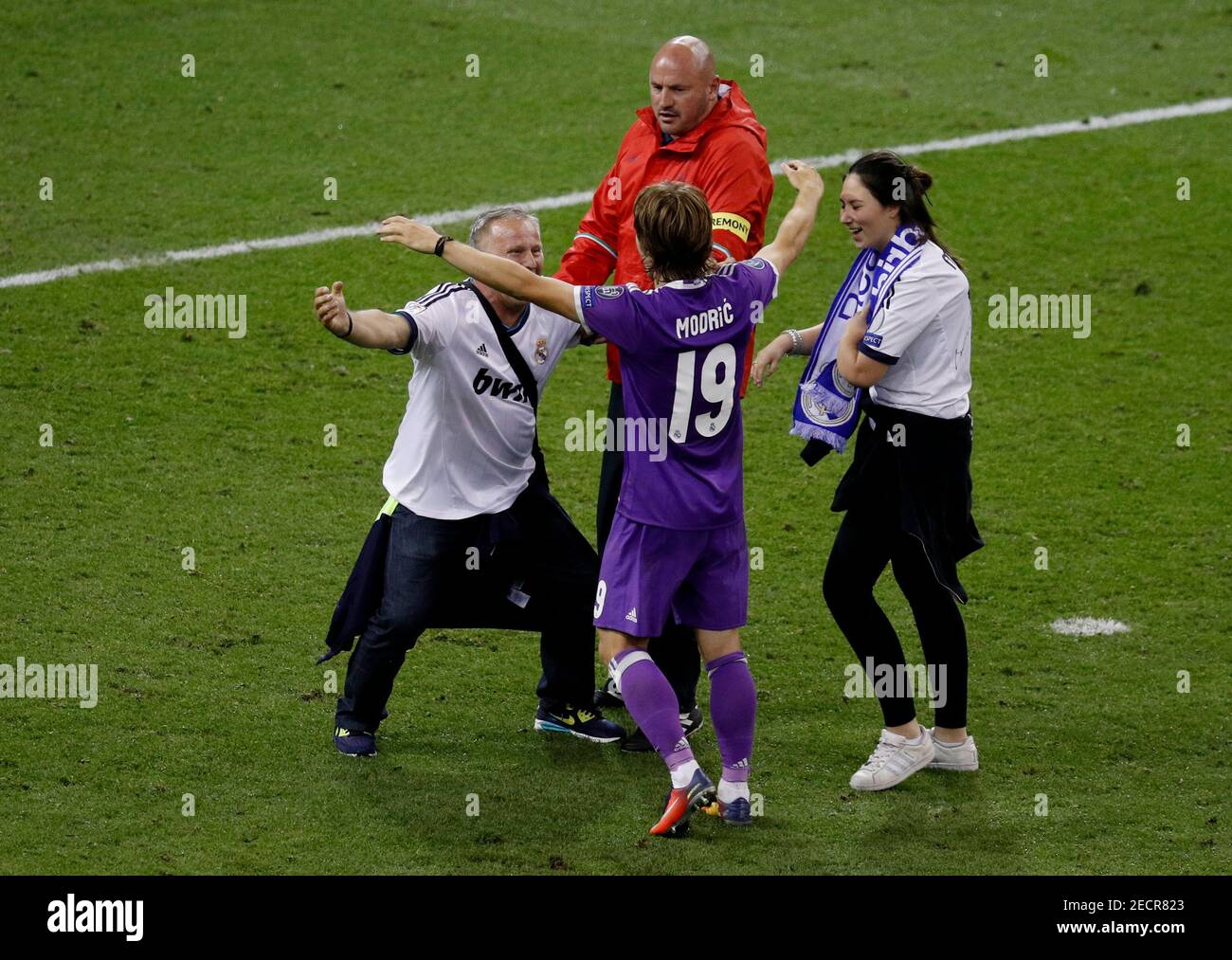 Luka Modric Family Luka Modric High Resolution Stock Photography and ...