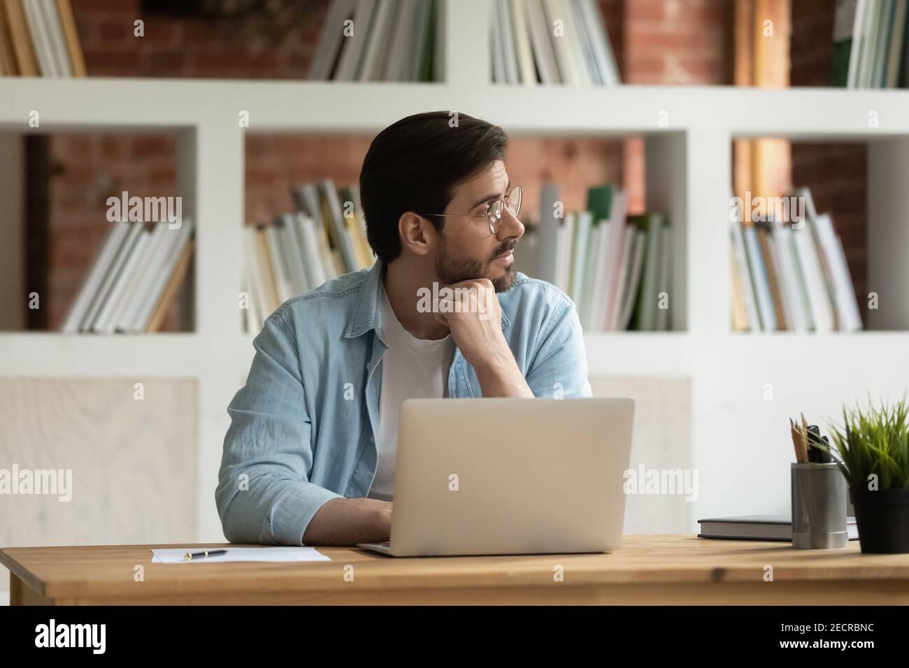 Caucasian male 20s hi-res stock photography and images - Alamy