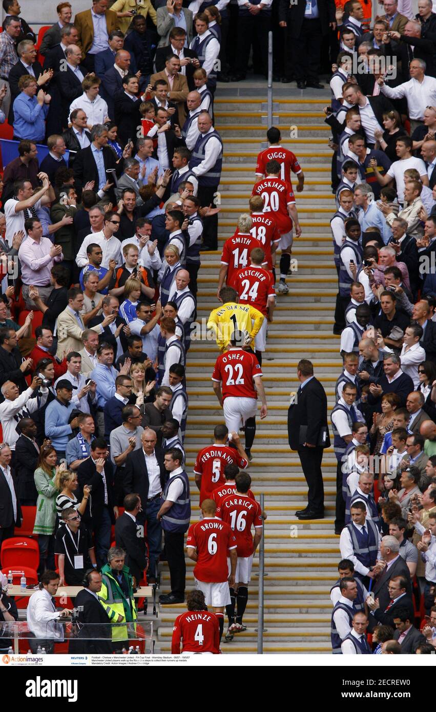 Royal box wembley hi-res stock photography and images - Alamy