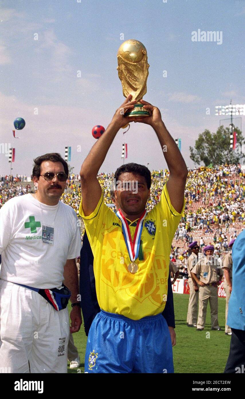Romario brazil world cup trophy hi-res stock photography and images - Alamy