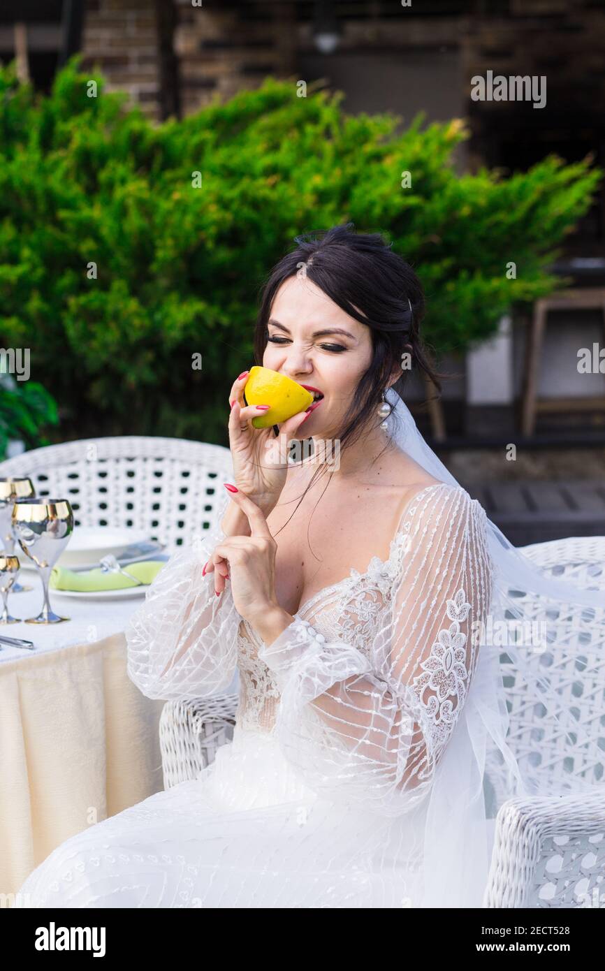 Lemon tree and girl hi-res stock photography and images - Alamy