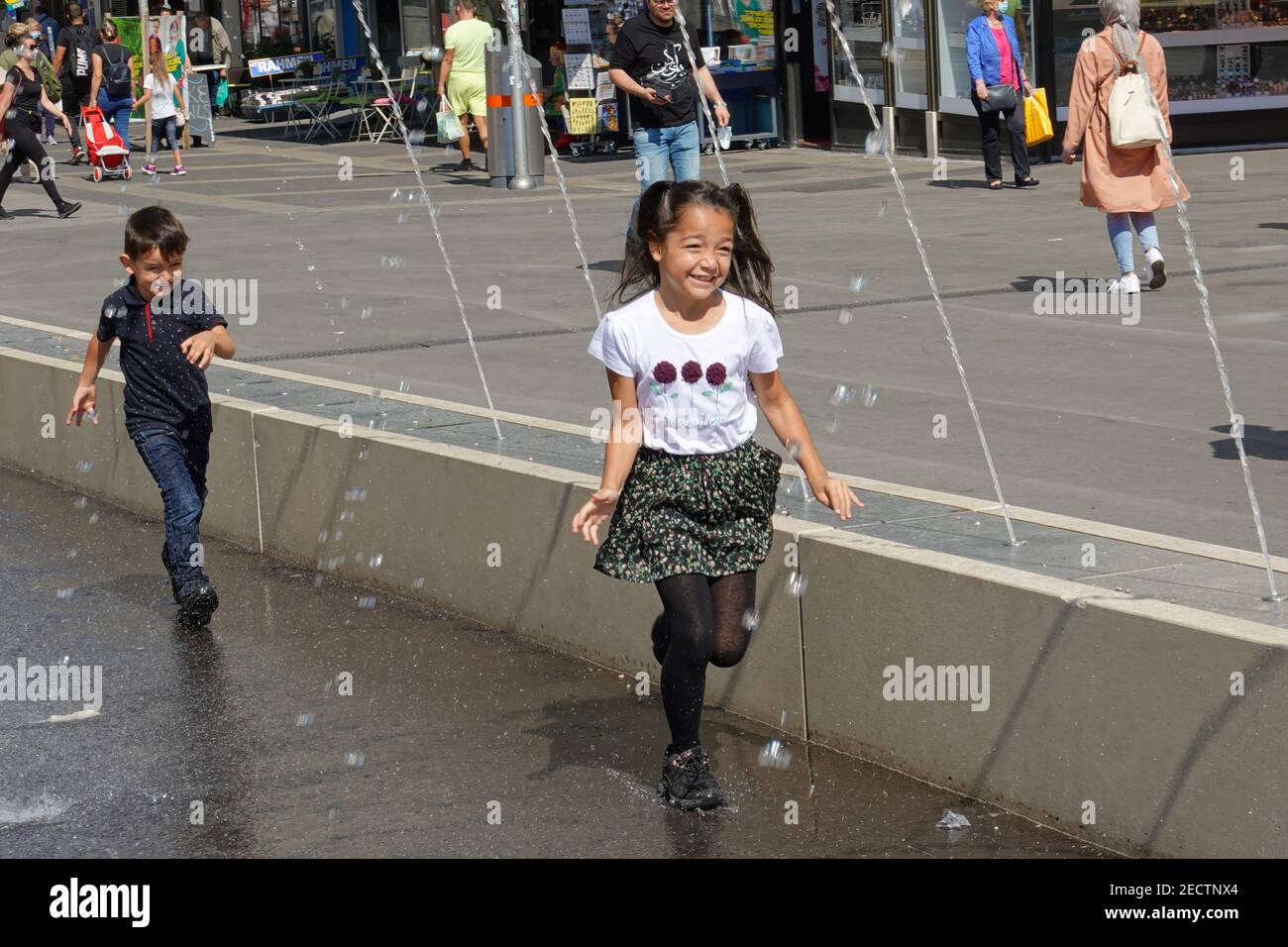Wien, Reumannplatz, Neugestaltung 2020 Stock Photo - Alamy