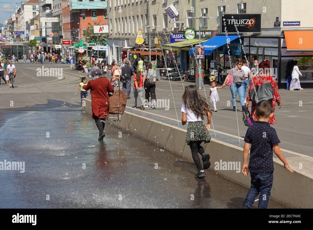 Wien, Reumannplatz, Neugestaltung 2020 Stock Photo - Alamy