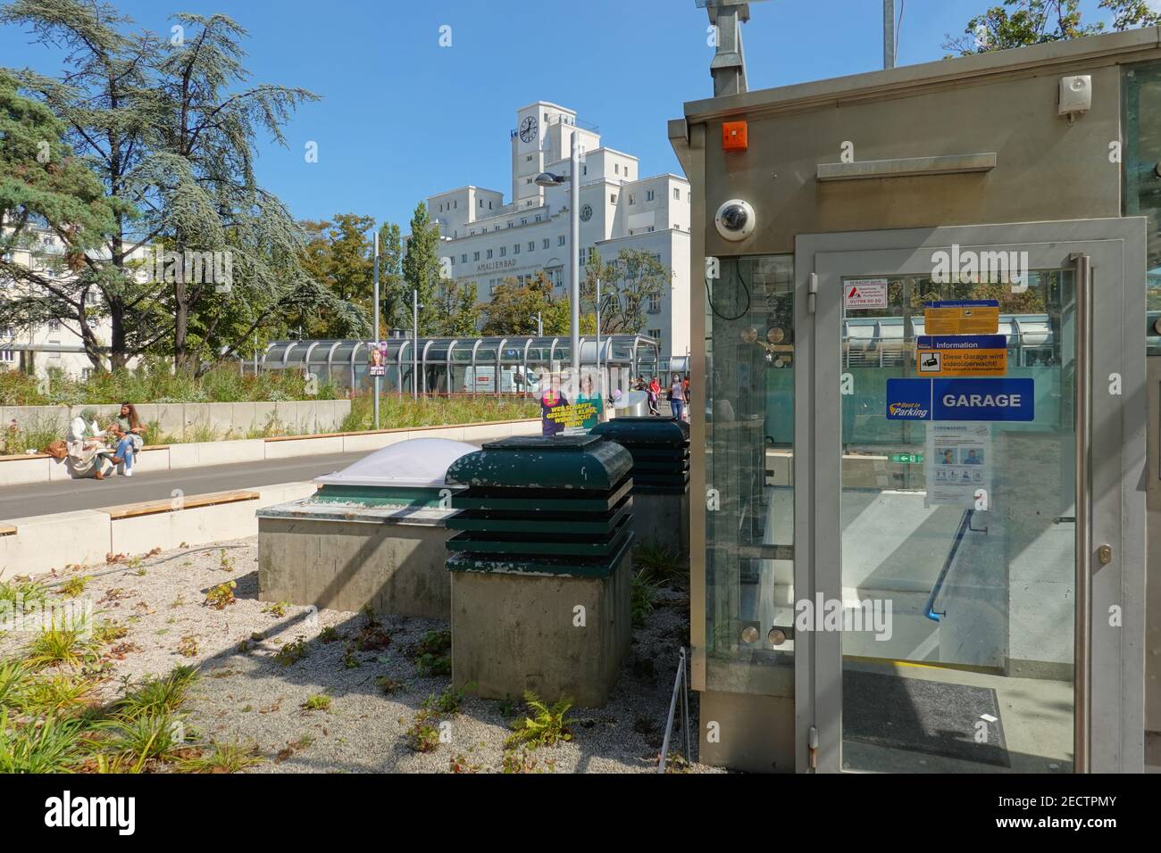 Wien, Reumannplatz, Neugestaltung 2020 Stock Photo - Alamy