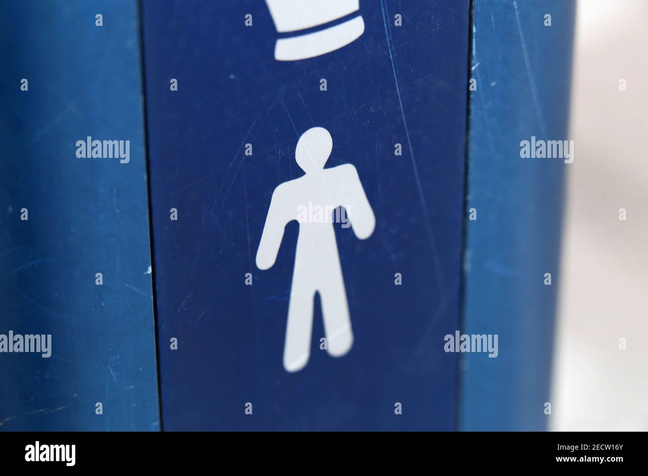 Jaywalking sign hi-res stock photography and images - Alamy