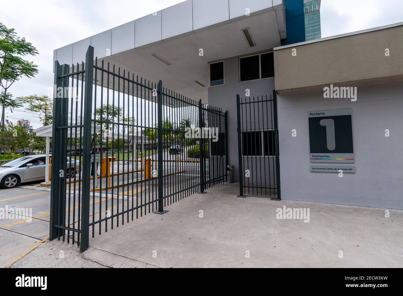 The main entrance to the Brazilian television studios, TV Globo and ...