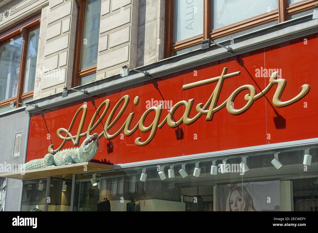 Wien, Rotenturmstraße, Lederwaren Alligator Stock Photo - Alamy