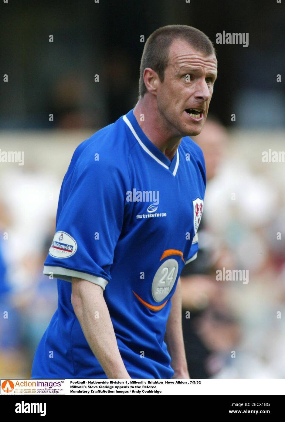 Millwall v brighton hove albion hi-res stock photography and images - Alamy