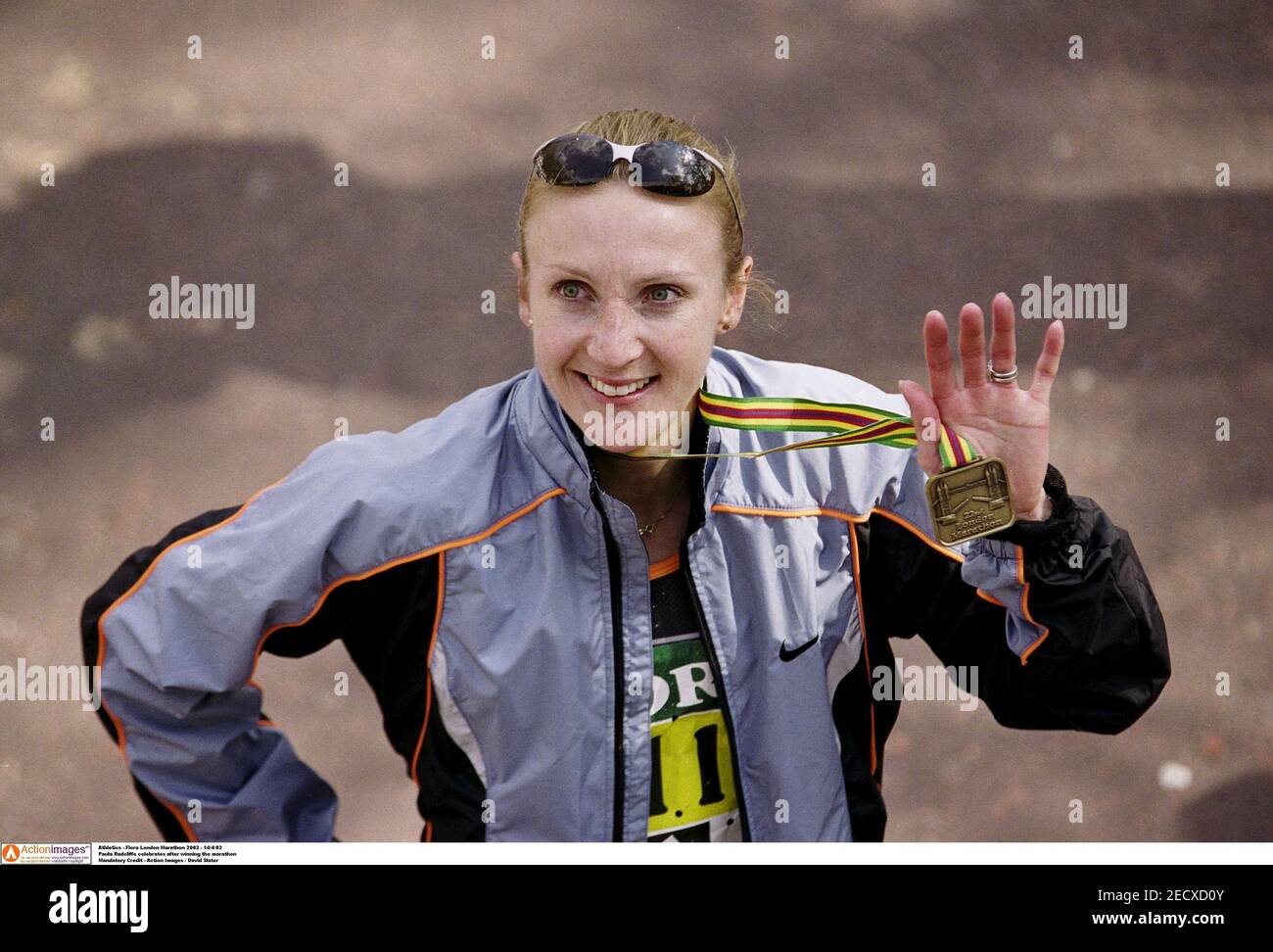 London Marathon 2002 High Resolution Stock Photography and Images - Alamy