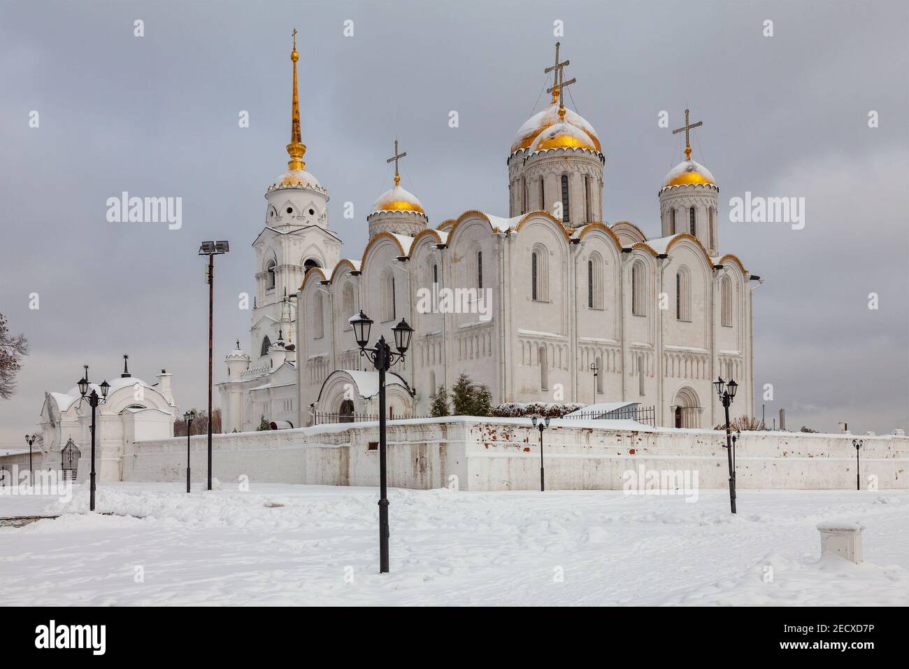 Impressive whitewashed building hi-res stock photography and images - Alamy
