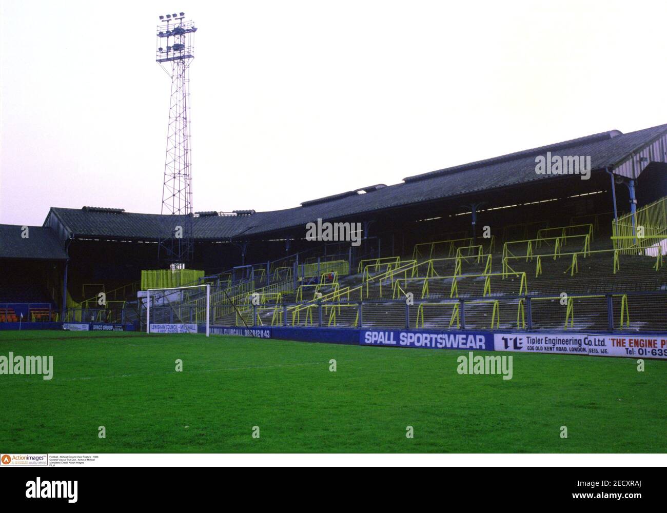 Home of millwall hi-res stock photography and images - Alamy