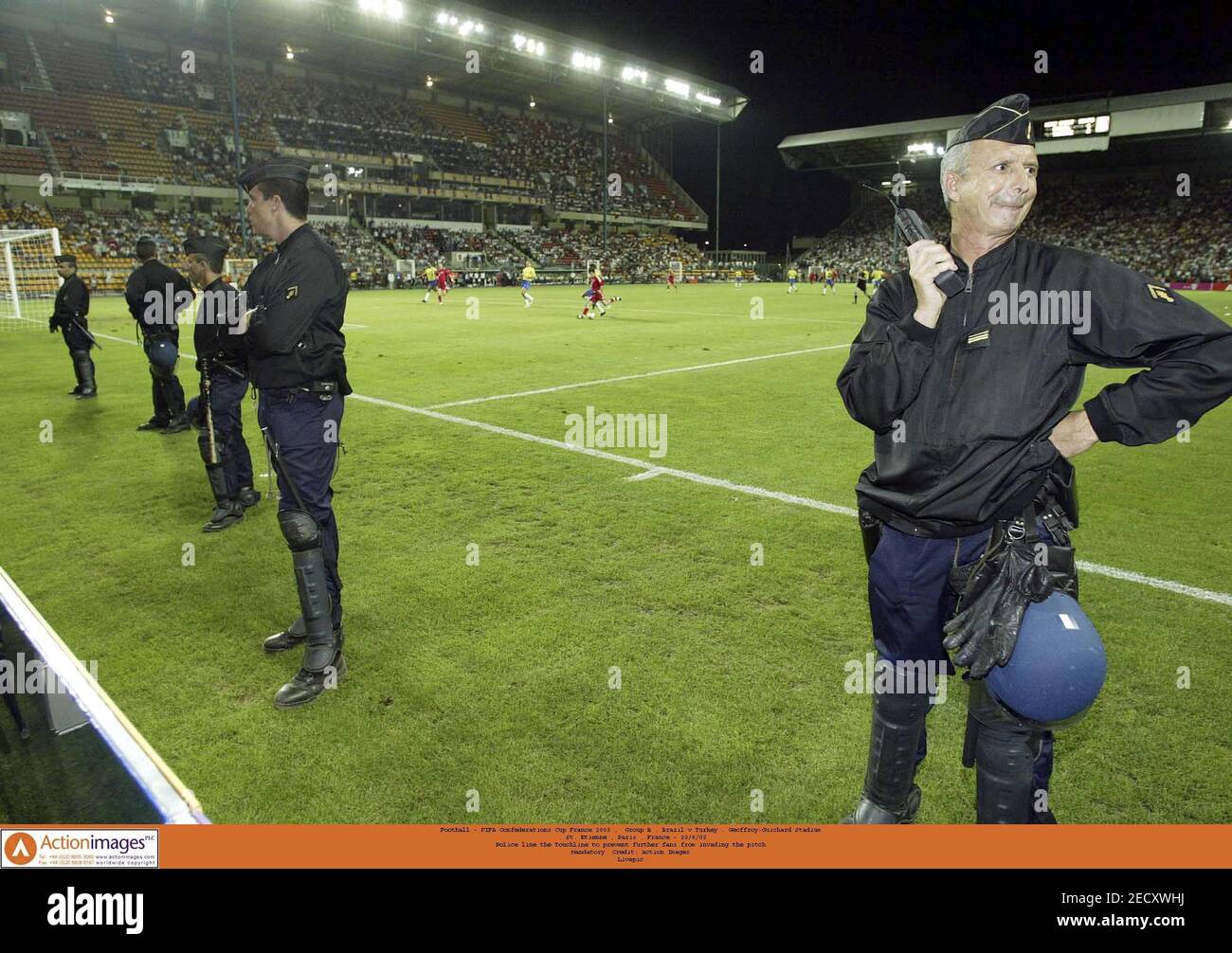 Football stadium fans touchline hi-res stock photography and images - Alamy