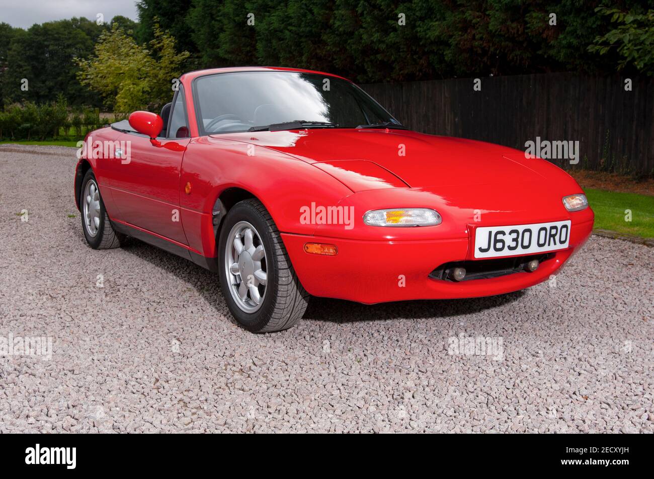 1991 Mazda MX5 (Miata) Japanese open top sports car Stock Photo - Alamy
