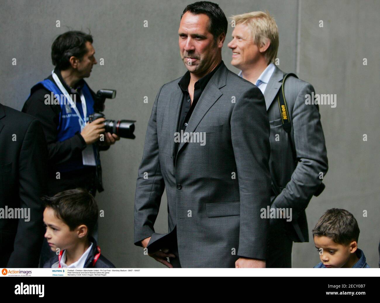 Fa cup peter schmeichel hi-res stock photography and images - Alamy