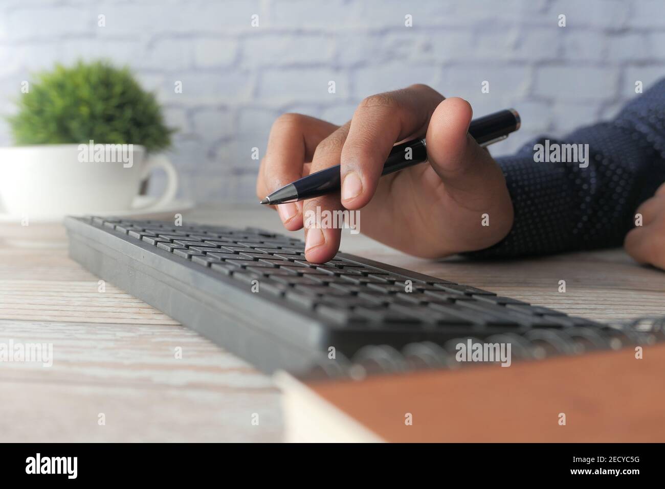 Man hands close up typing hi-res stock photography and images - Alamy
