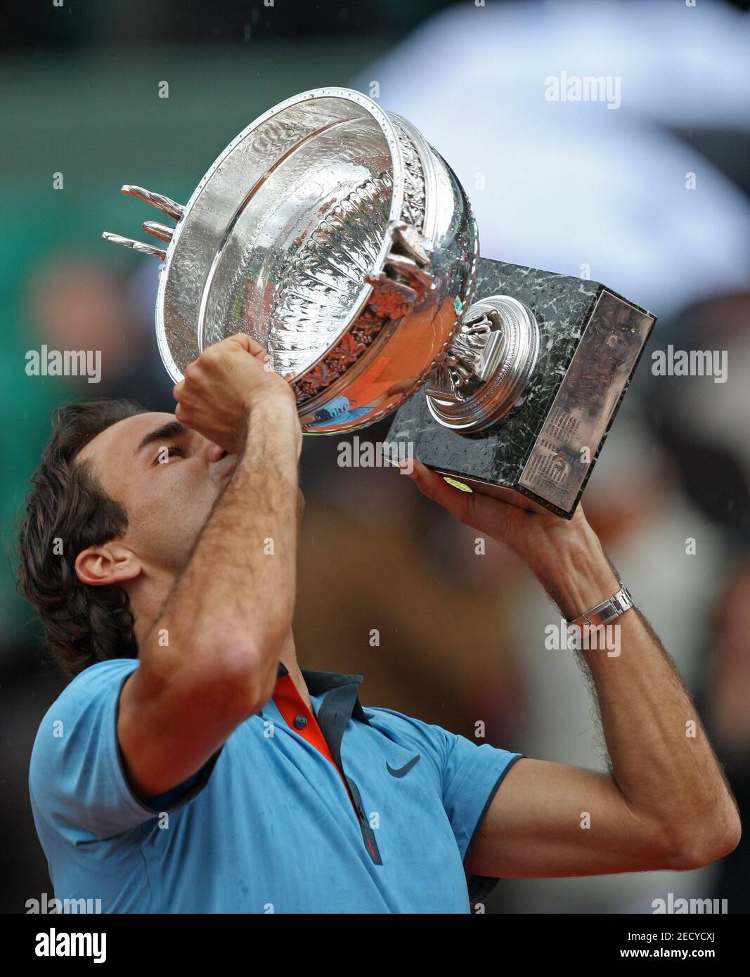 Roger federer french open trophy hi-res stock photography and images ...